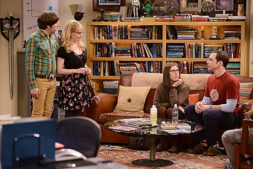 Big Bang Theory Pics First Look At Howard And Bernadettes Wedding