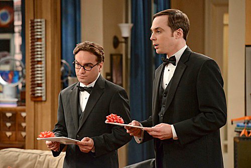 Big Bang Theory Pics First Look At Howard And Bernadettes Wedding