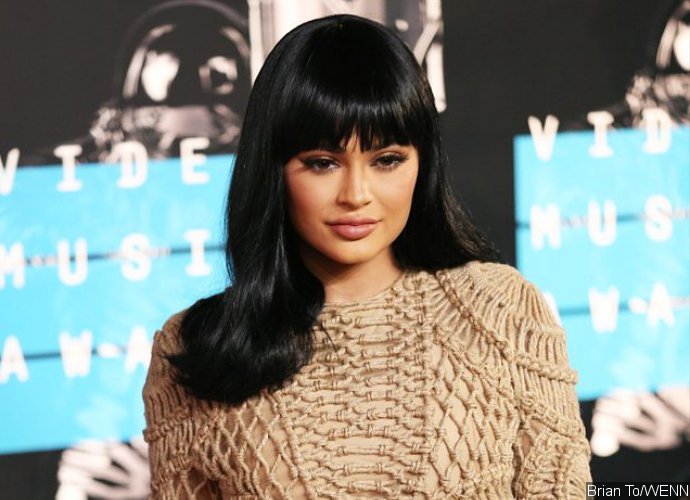 Kylie Jenner Shows Off Her Curves In Lacy Lingerie