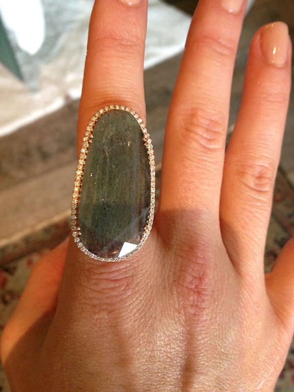 LeAnn Rimes Reveals The Jewelries She Got For First Wedding Anniversary