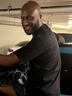 Mary Lynn Rajskub Weds Personal Trainer Matthew Rolph in Vegas