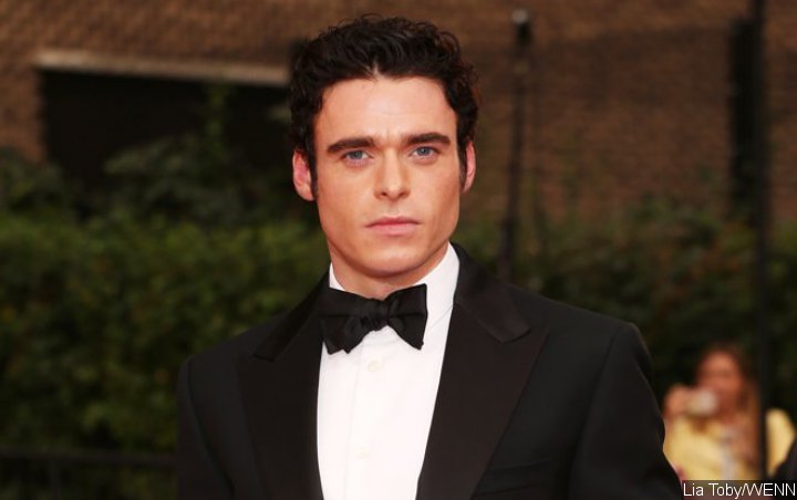 Richard Madden Gets Witty Apology Gift From Netflix for Water Bottle ...