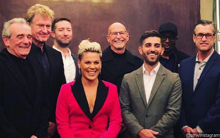 Watch: Pink Dedicates Billboard's Legend of Live Award to 'Brilliant ...