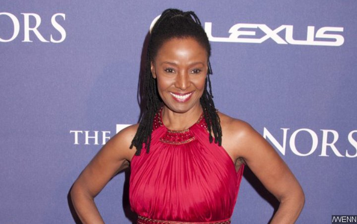 Model B. Smith Lost Battle With Early-Onset Alzheimer's at 70