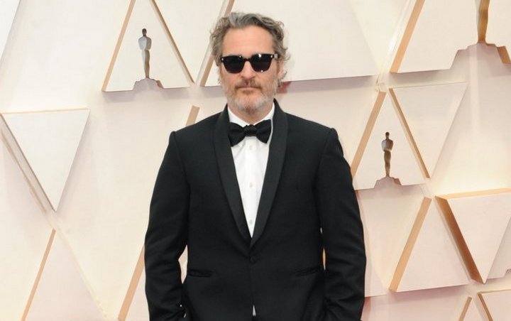 Joaquin Phoenix Recalls Vomiting Backstage Before TV Interview Due to ...