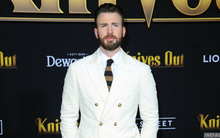 Chris Evans Admits Bad Reviews Used to Give Him On-Set Panic Attacks