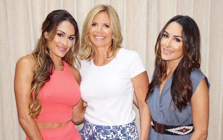 Nikki Bella And Brie s Mother Recovering From Brain Surgery nikki-bella-and-brie-s-mother-recovering-from-brain-surgery