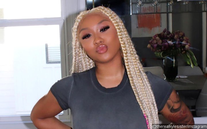 Ari Fletcher Body Shamed After Unedited Pics of Her Abs Surface Online ...