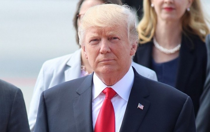 Donald Trump's Brother Robert Hospitalized With Serious Ailment