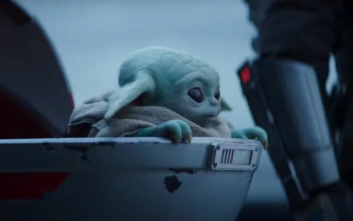 The Mandalorian and Baby Yoda Take on a Dangerous Journey in First ...