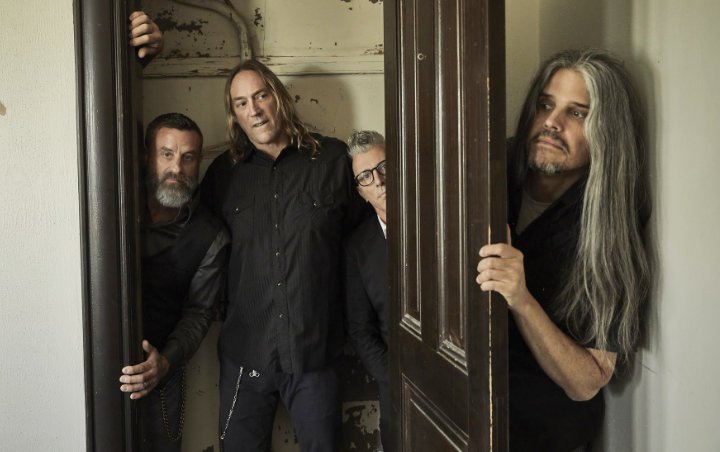 Tool Frontman Left With Damaged Lungs Following Battle With Covid-19