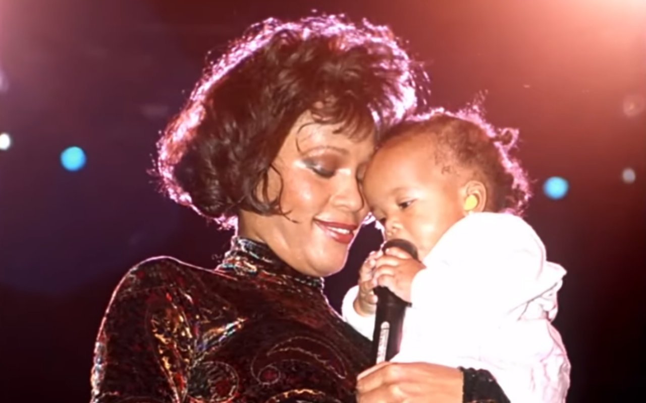 Family and Friends Remember Whitney Houston and Bobbi Kristina in First Trailer for Lifetime's Doc