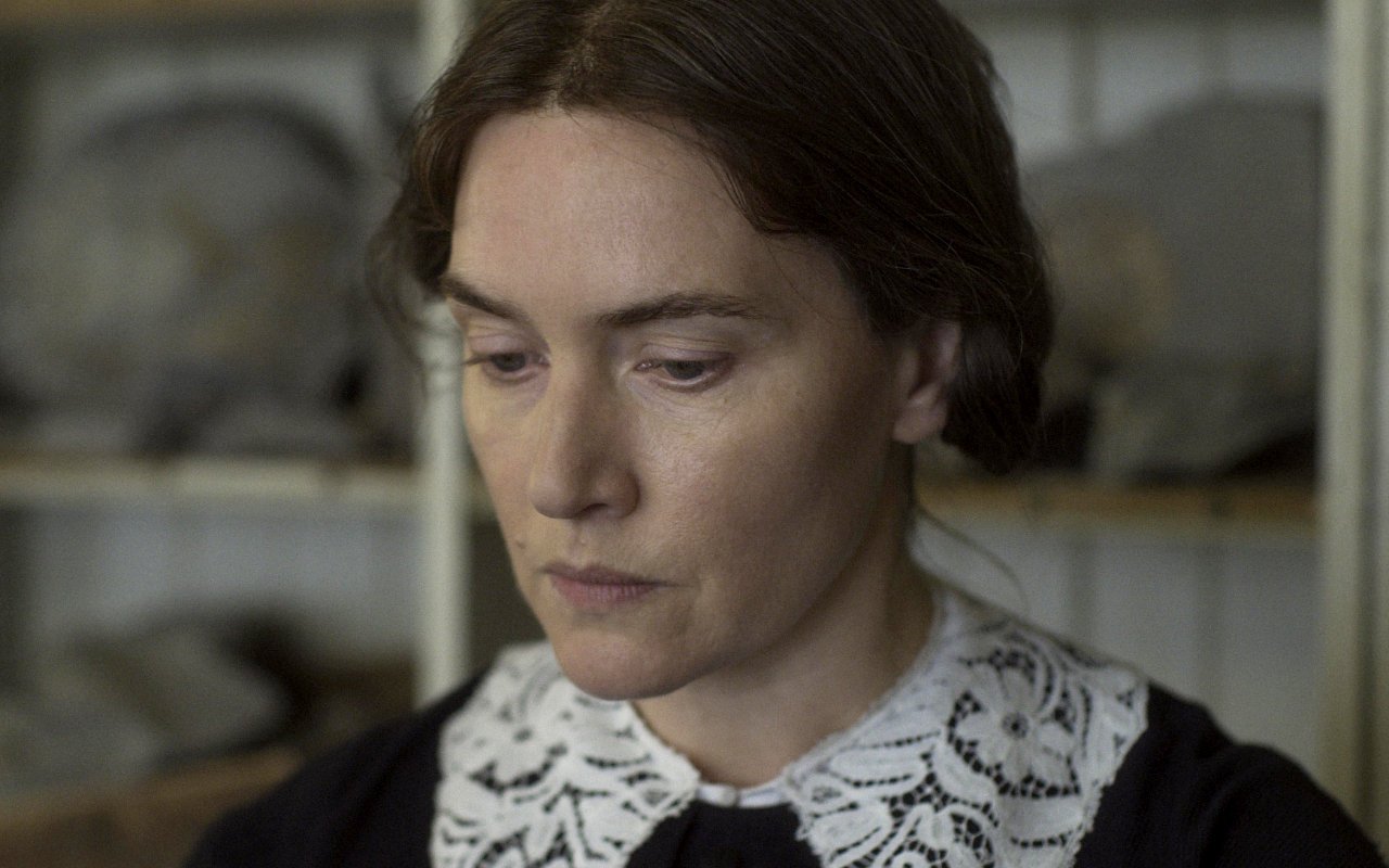 Kate Winslet Raves Over Becoming Fossil Expert Thanks to 'Ammonite' Role