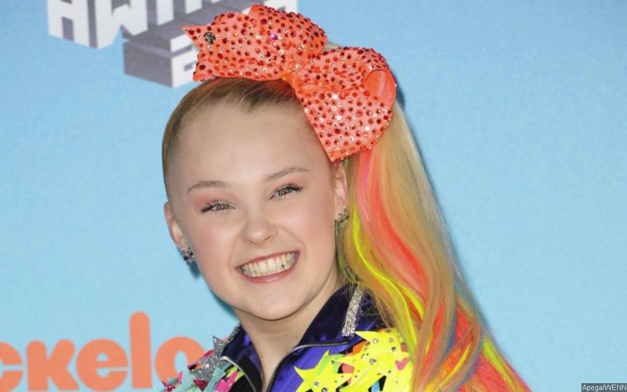 JoJo Siwa Reacts to Fan Canceling Her After Coming Out as Gay