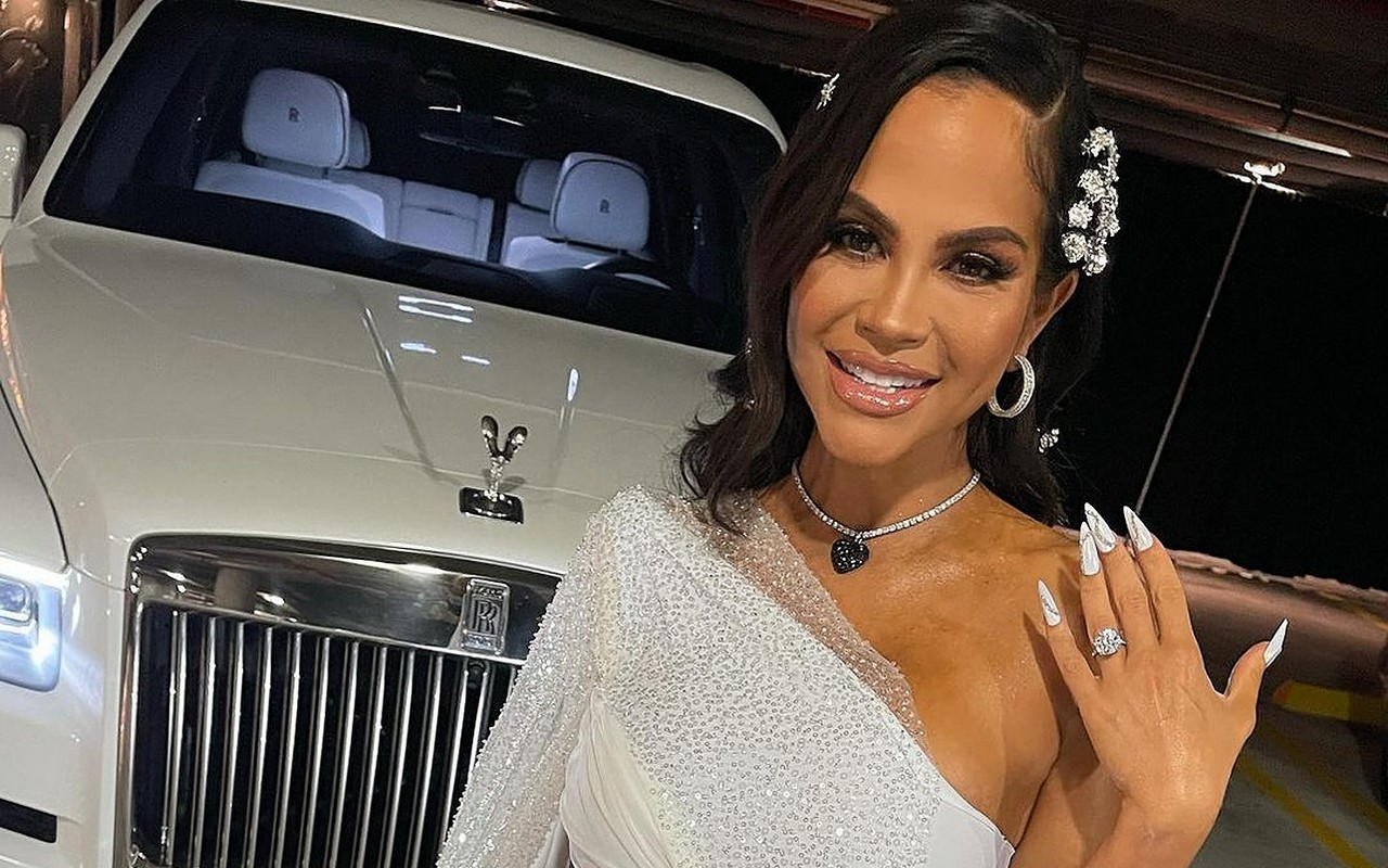 Natti Natasha Strips Off to Bare Baby Bump as She's Pregnant With First ...