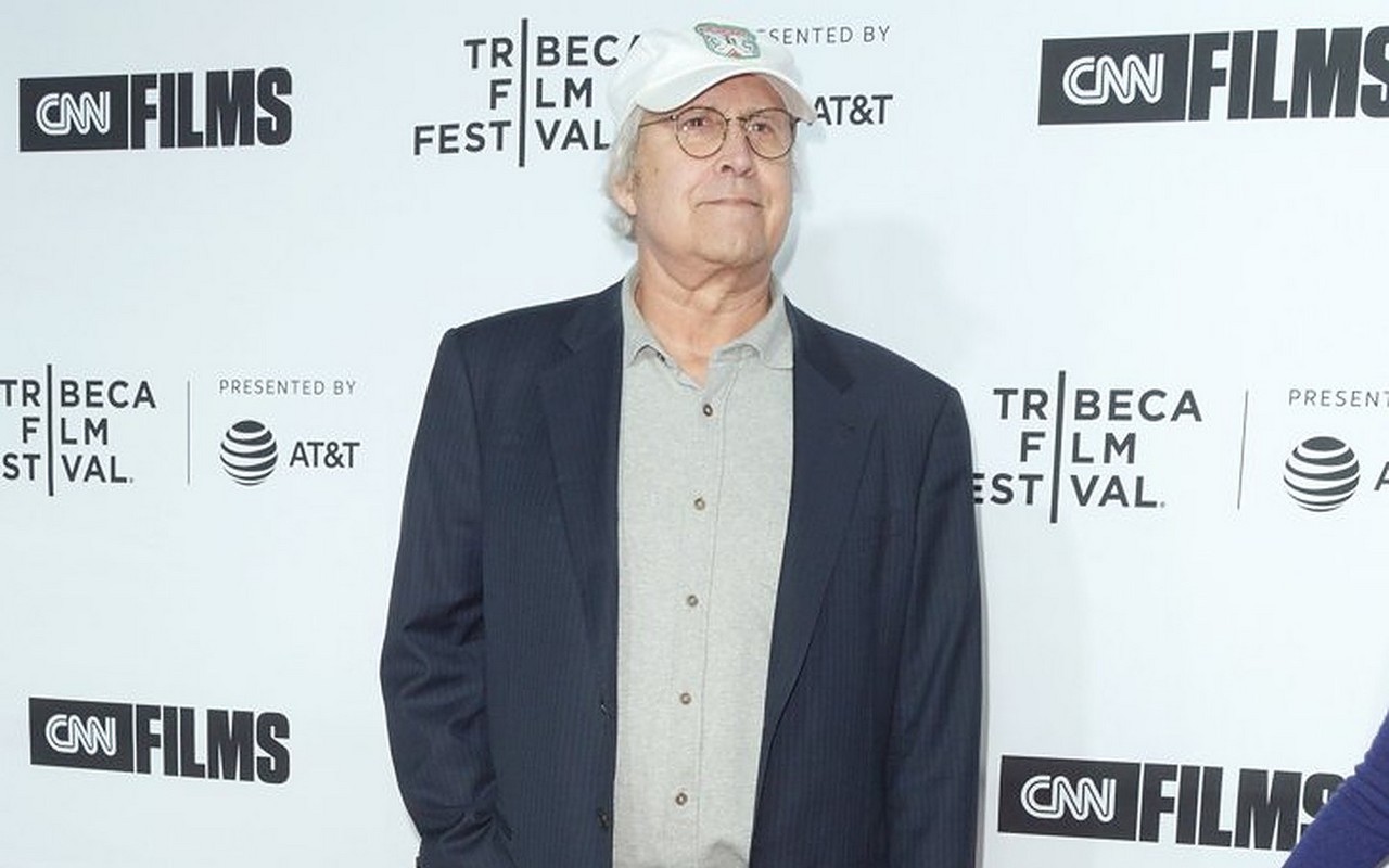 Chevy Chase Recovering After Hospitalized With Heart Issue