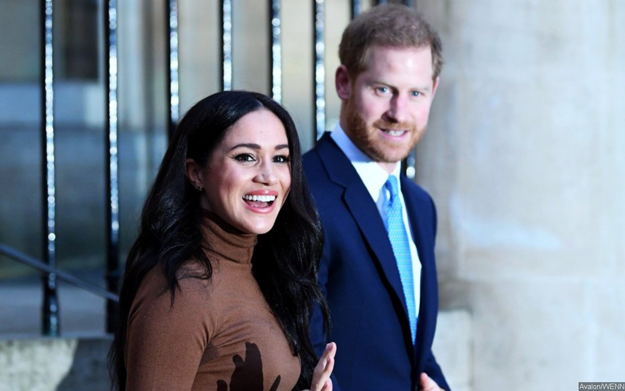 Pregnant Meghan Markle Spotted Carrying Baby Archie in 1st Pic Since ...