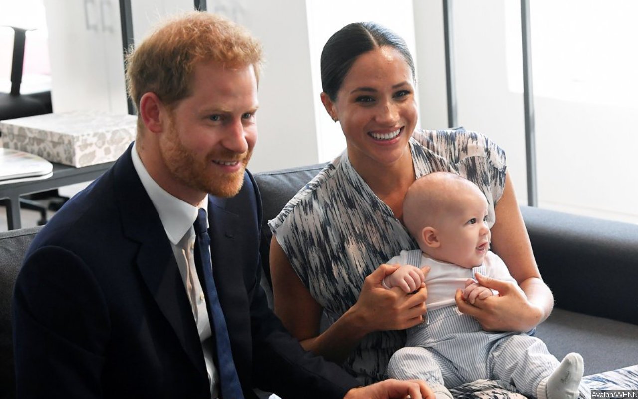 meghan-markle-and-prince-harry-share-adorable-pic-of-archie-holding