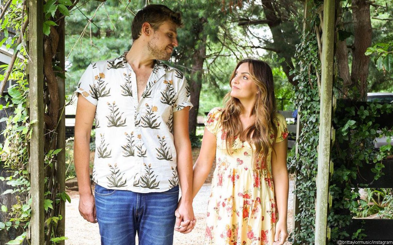 Country Singer Brit Taylor Ties the Knot With Adam Chaffins in 'Super ...