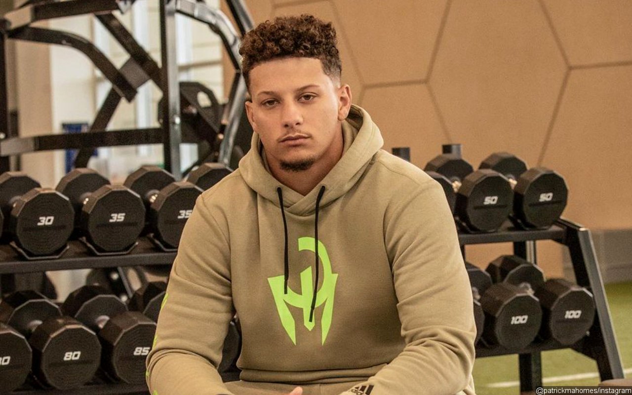 Patrick Mahomes 'Fine' After Brutal Hit in the Head in Chiefs' Blowout ...