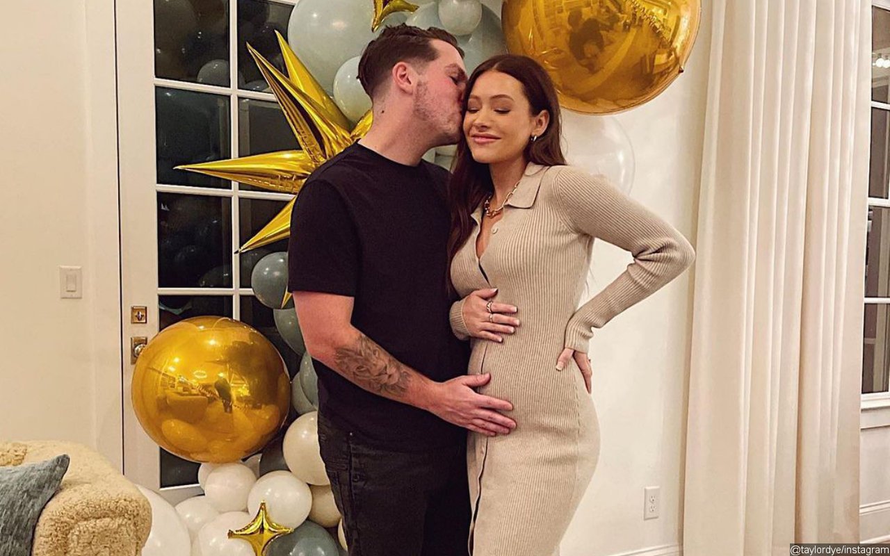 Maddie and Tae Member Taylor Dye and Husband Josh Kerr Expecting Their ...