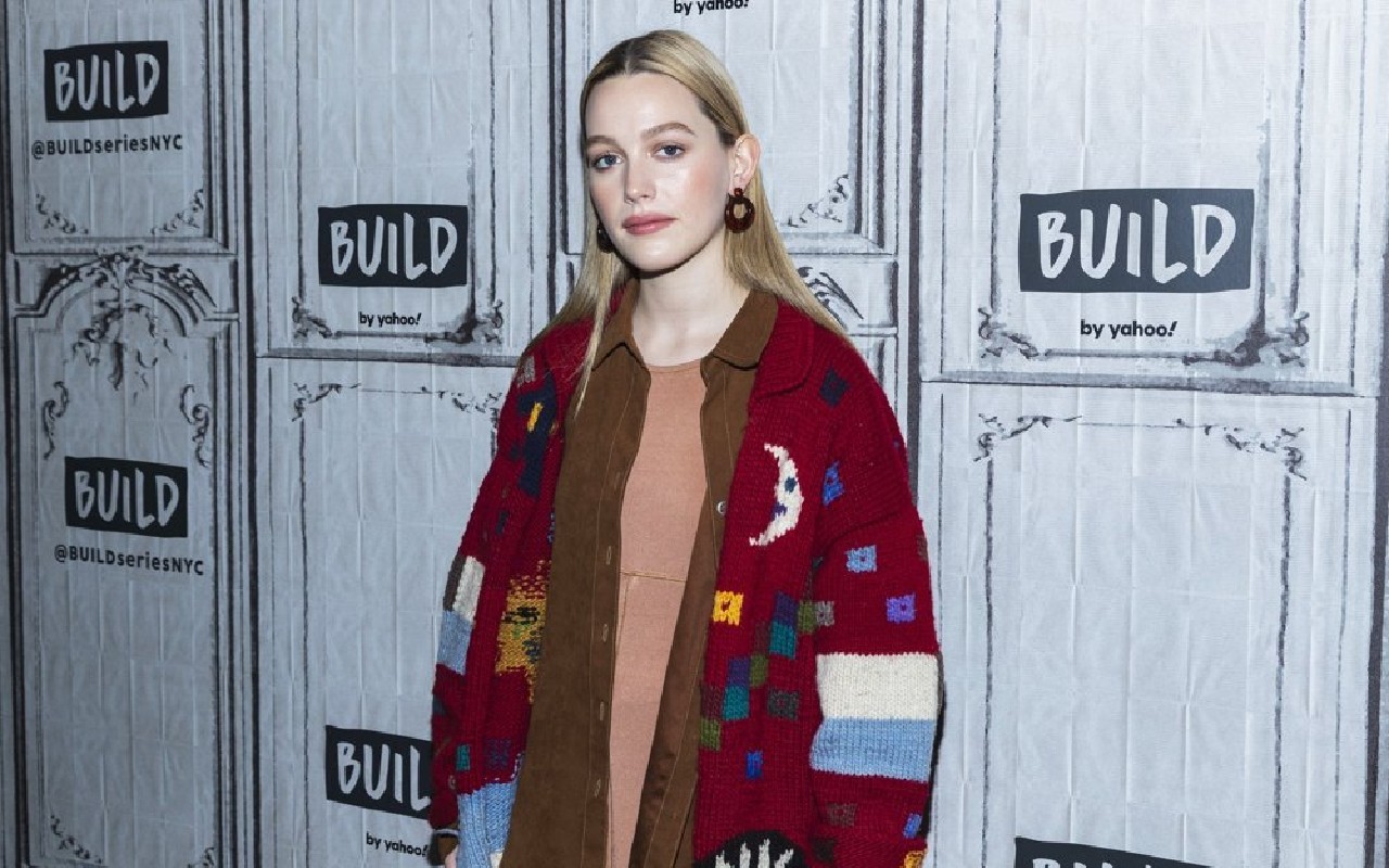 Victoria Pedretti Quits Alice Sebold's Movie After Man Accused of ...