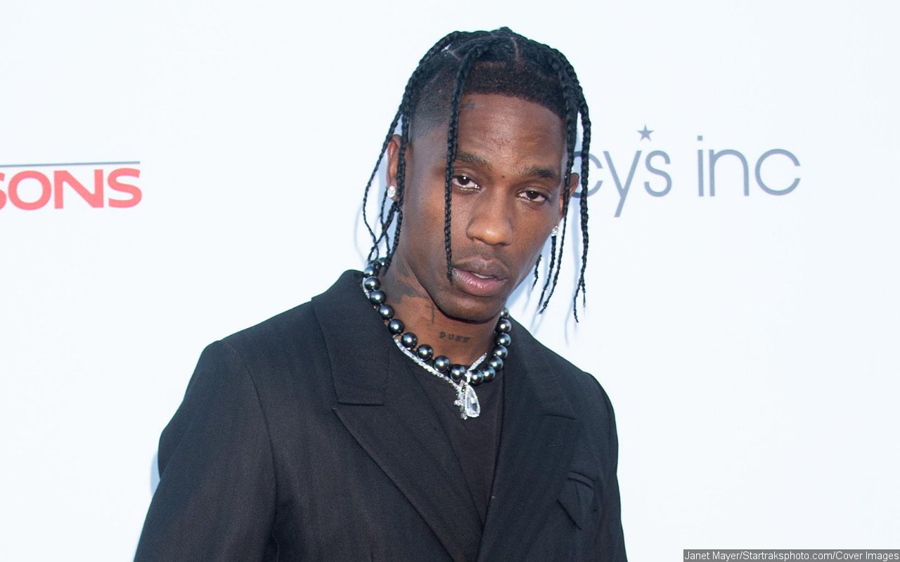 Travis Scott Makes Surprise Appearance During Future's Set at Rolling ...