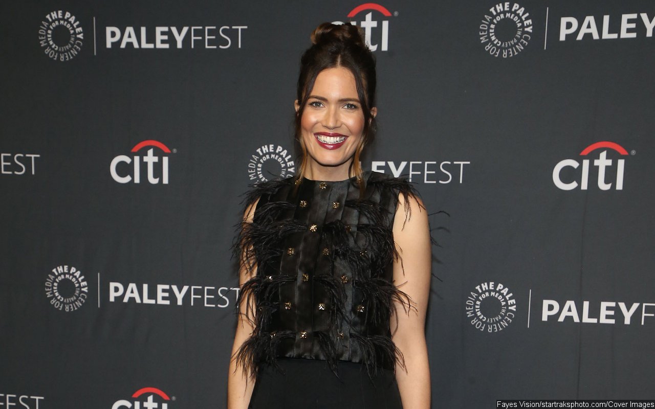 Mandy Moore to Give Birth to Her Second Child Without Pain Relief Due ...