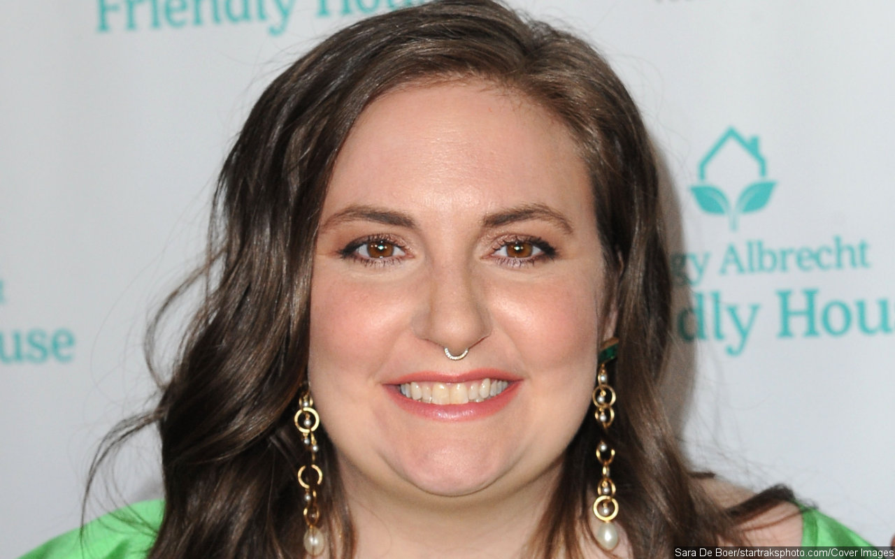 Lena Dunham Mocked for Requesting Her Casket to Be Driven Through NYC ...