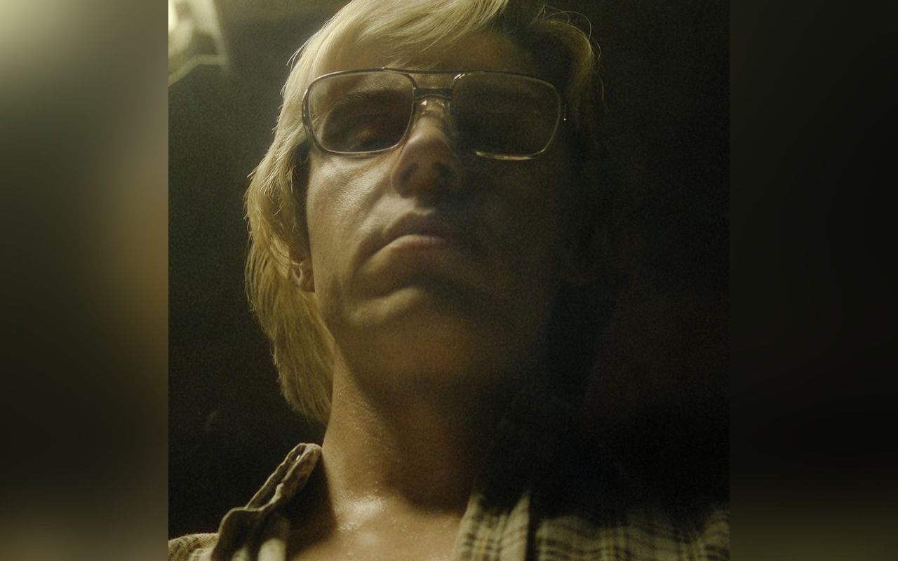 Evan Peters Tied Weights to His Arms While Staying in Character as Jeffrey Dahmer 'for Months'