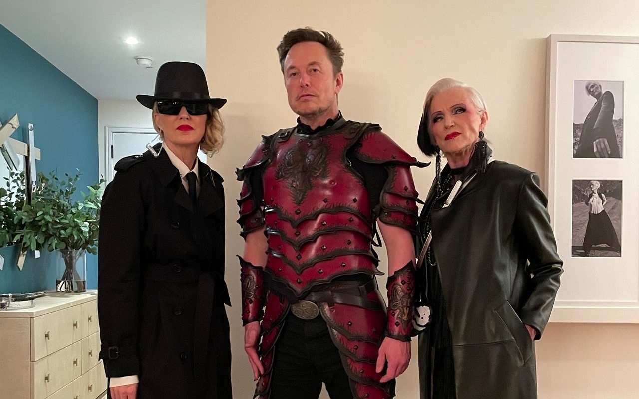 Elon Musk Dresses Up as Samurai in $7,500 Costume for Heidi Klum's ...