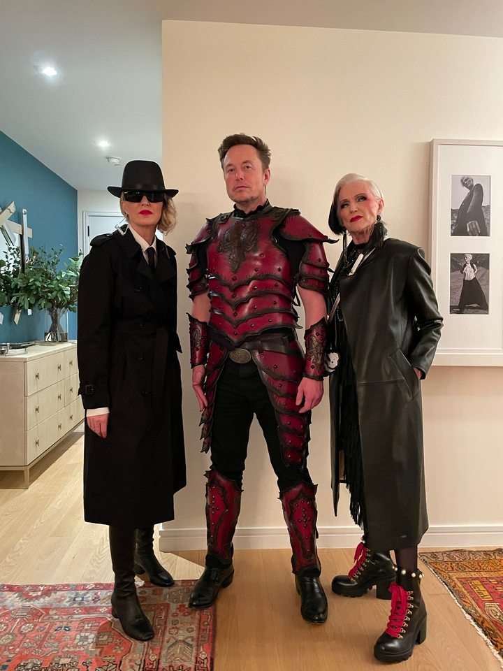 Elon Musk Dresses Up as Samurai in $7,500 Costume for Heidi Klum's ...