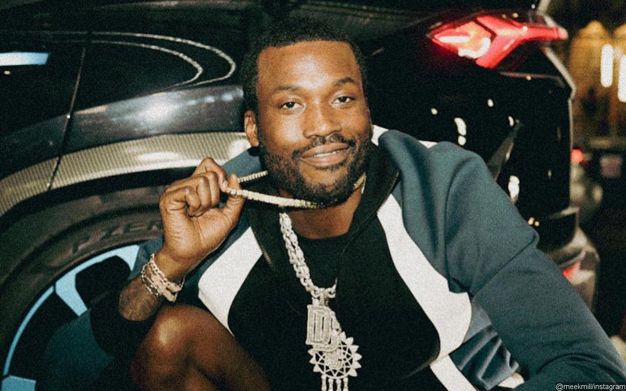 Meek Mill Issues Apology After He Accidentally Trips Referee During ...