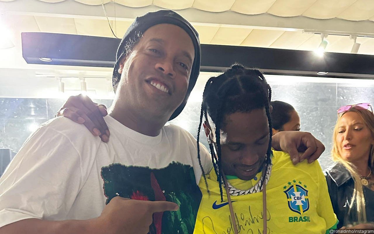 Travis Scott Links Up With His Idol Ronaldinho During Party in Rio de ...