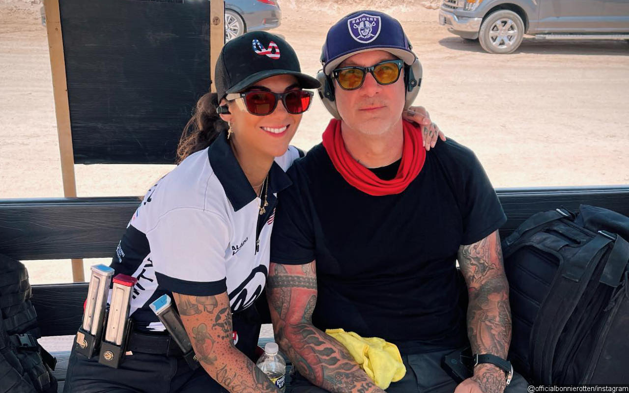 Jesse James' Pregnant Wife Files for Divorce Despite His Denial to ...