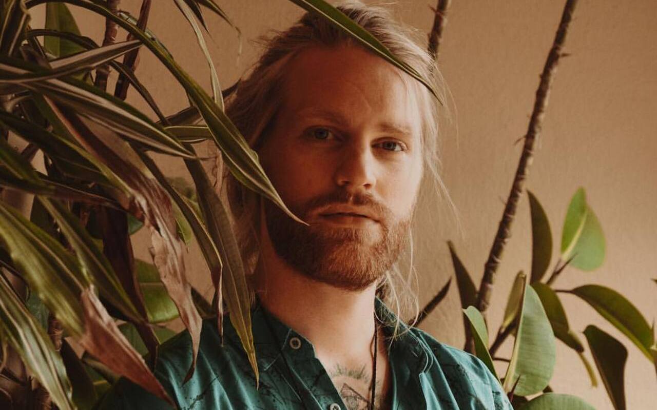 Sam Ryder Nearly Drowned in Ocean When His Surfing Board Broke in Hawaii