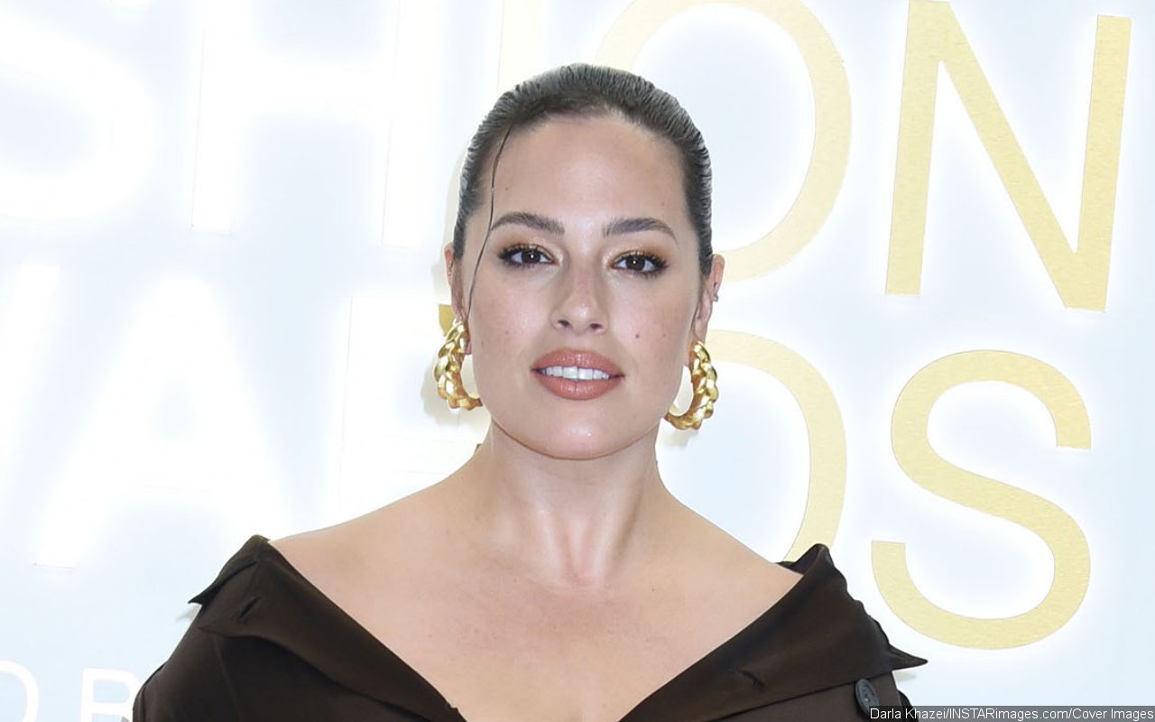 Ashley Graham Perfectly Shuts Down Hater Saying She Takes 'Fat ...
