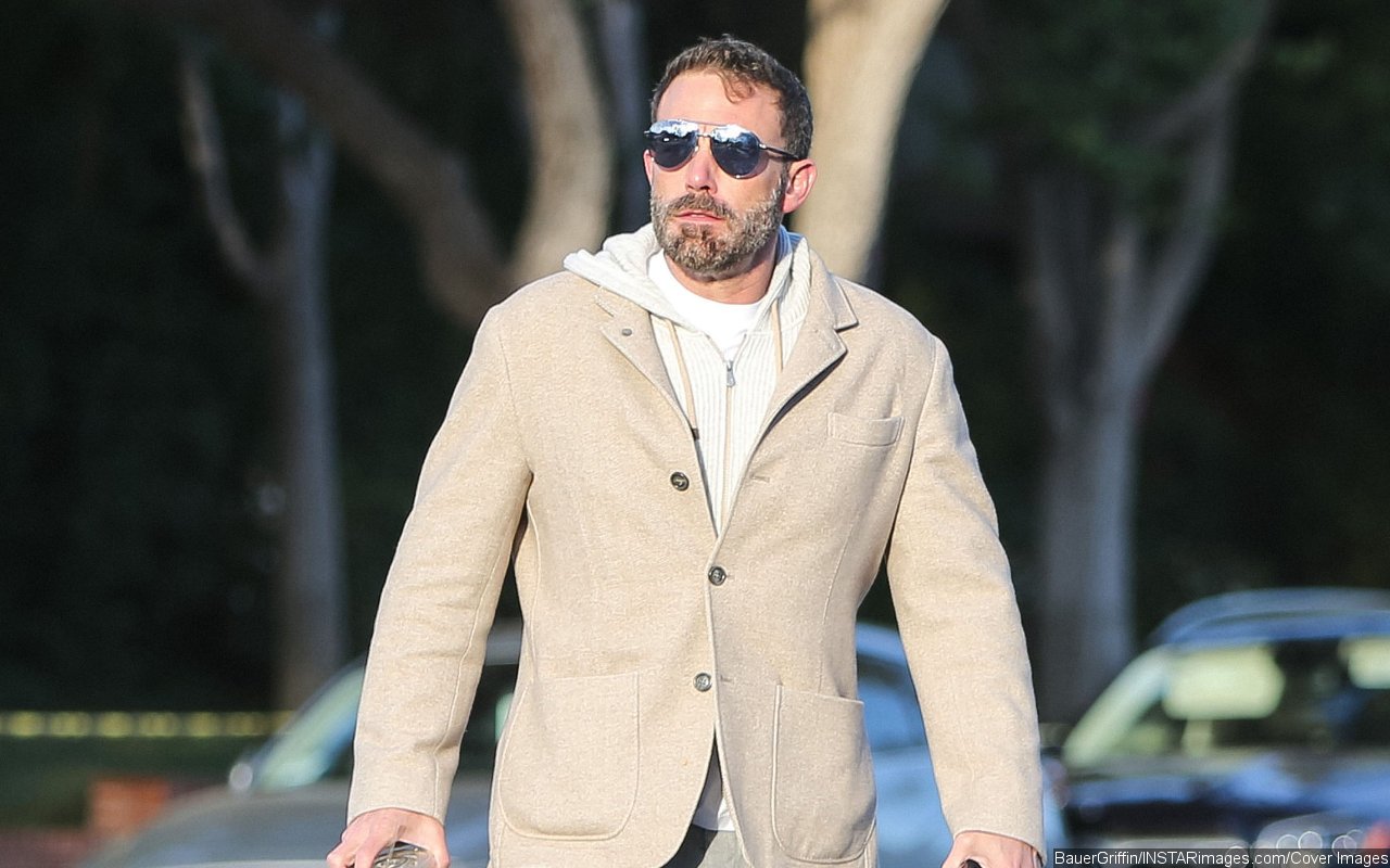 Ben Affleck Praised as 'Quick-Witted' as He Works at Dunkin' Drive-Thru