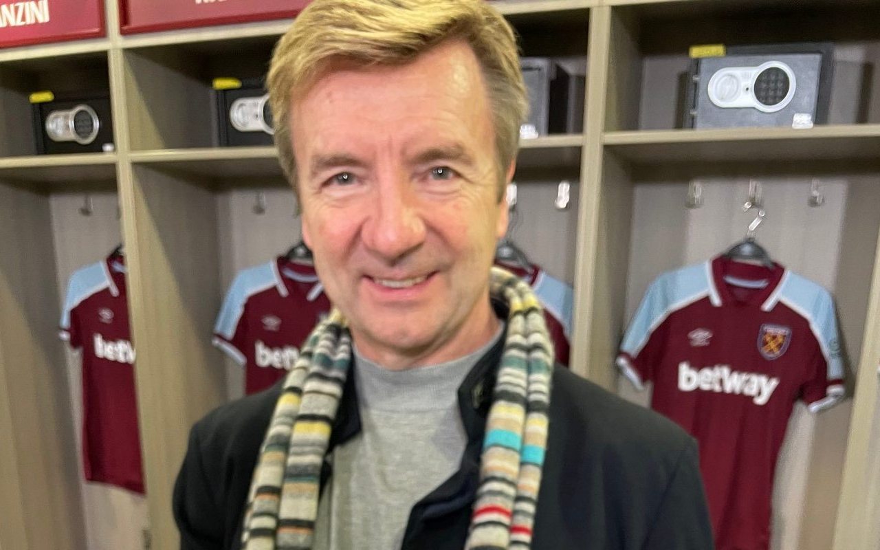 Christopher Dean Hospitalized With Hand Injury