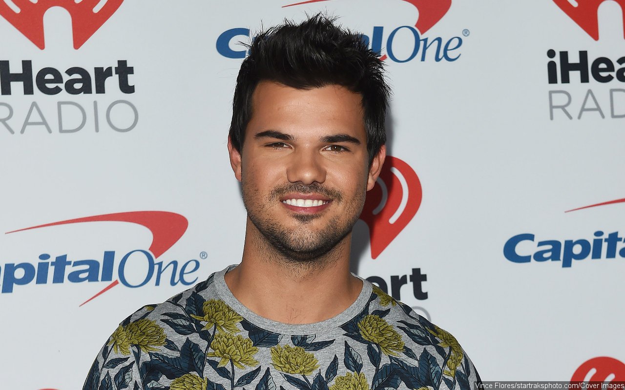 Taylor Lautner Urges Fans to Be Nice When Responding to Comments Saying ...