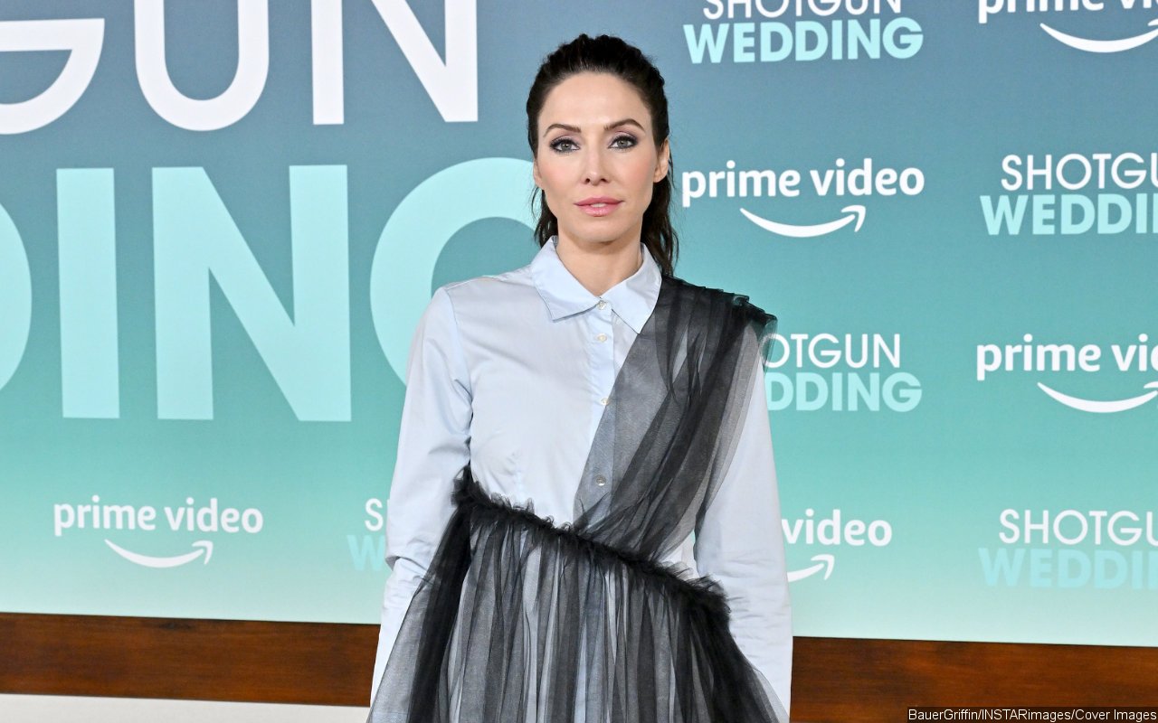 Whitney Cummings Announces Pregnancy With Baby No. 1: 'Coming December'