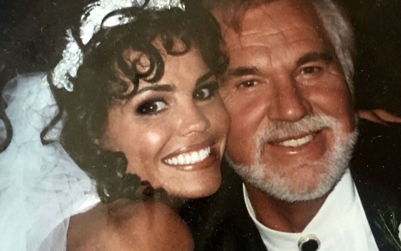 Kenny Rogers' Wife Insists He Wanted Her to Be Happy as She's Dating ...