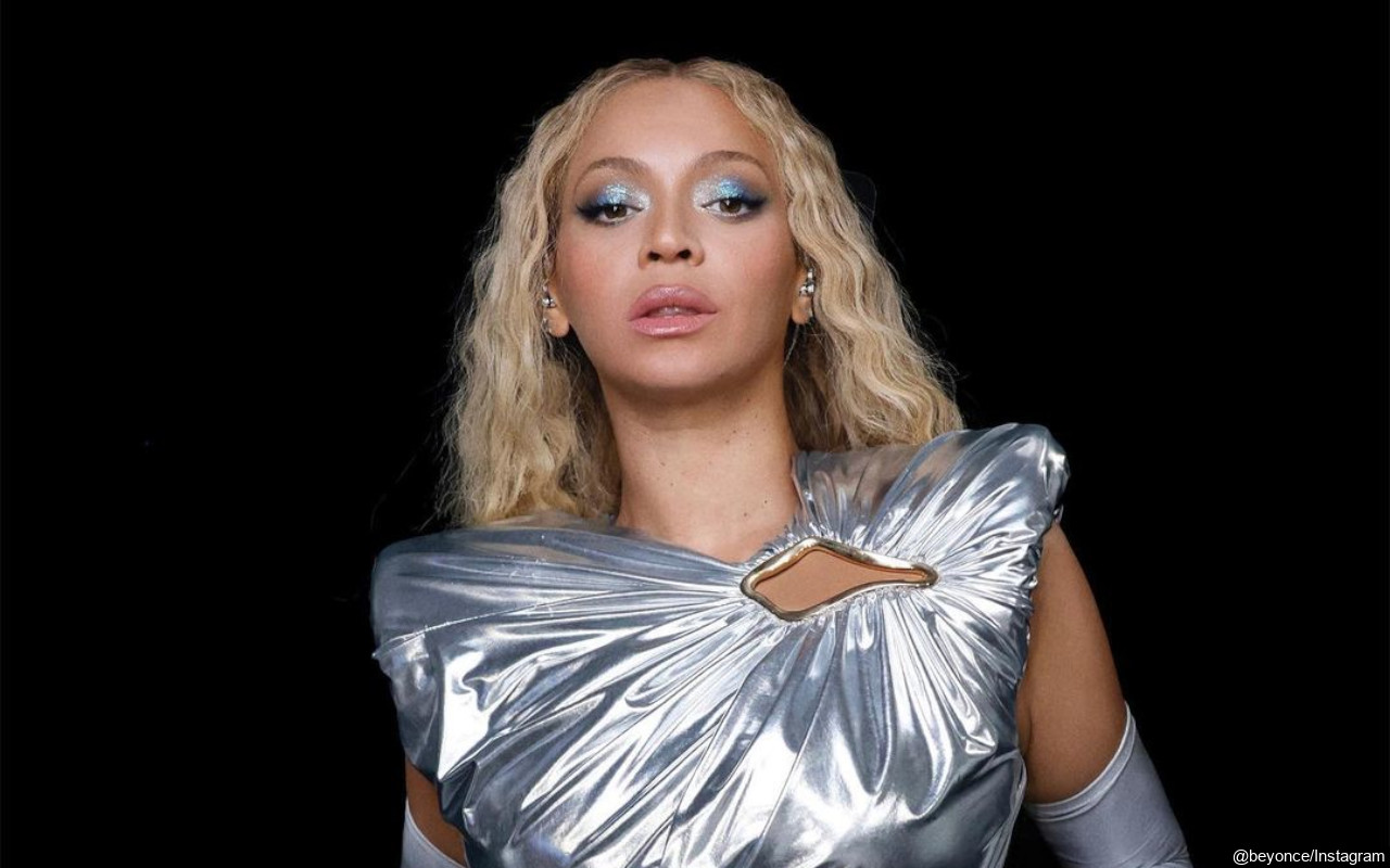 Beyonce Hilariously Asks Crew to 'Turn the Fan On' After Another ...