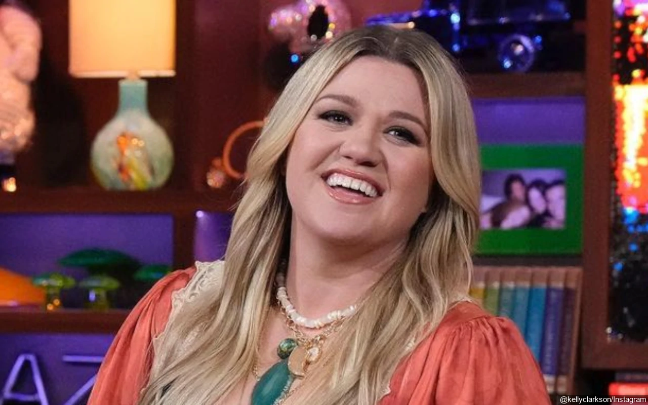 Kelly Clarkson Surprises Fans With Her Kids River and Remington's ...