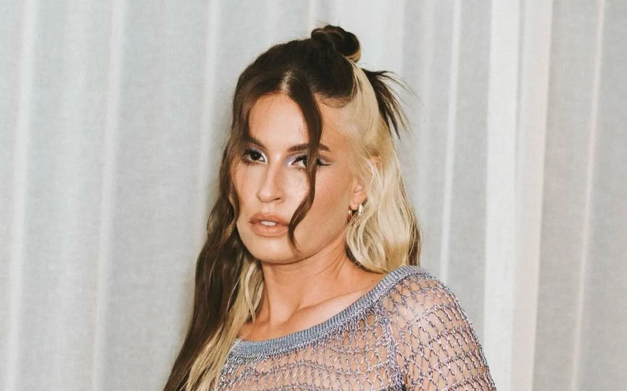 Fletcher Battling Lyme Disease: 'It Takes Tremendous Toll on My Body'