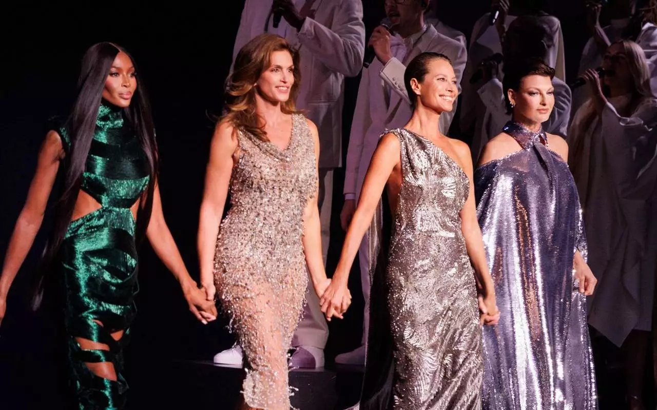 Cindy Crawford, Naomi Campbell, Linda Evangelista, Christy Turlington ...