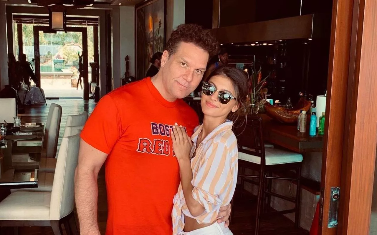 Dane Cook Marries Kelsi Taylor in Hawaii