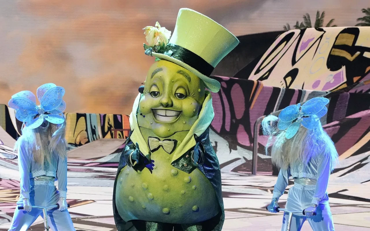 'The Masked Singer' Recap: Comedian/Podcaster Unmasked as Pickle on ...