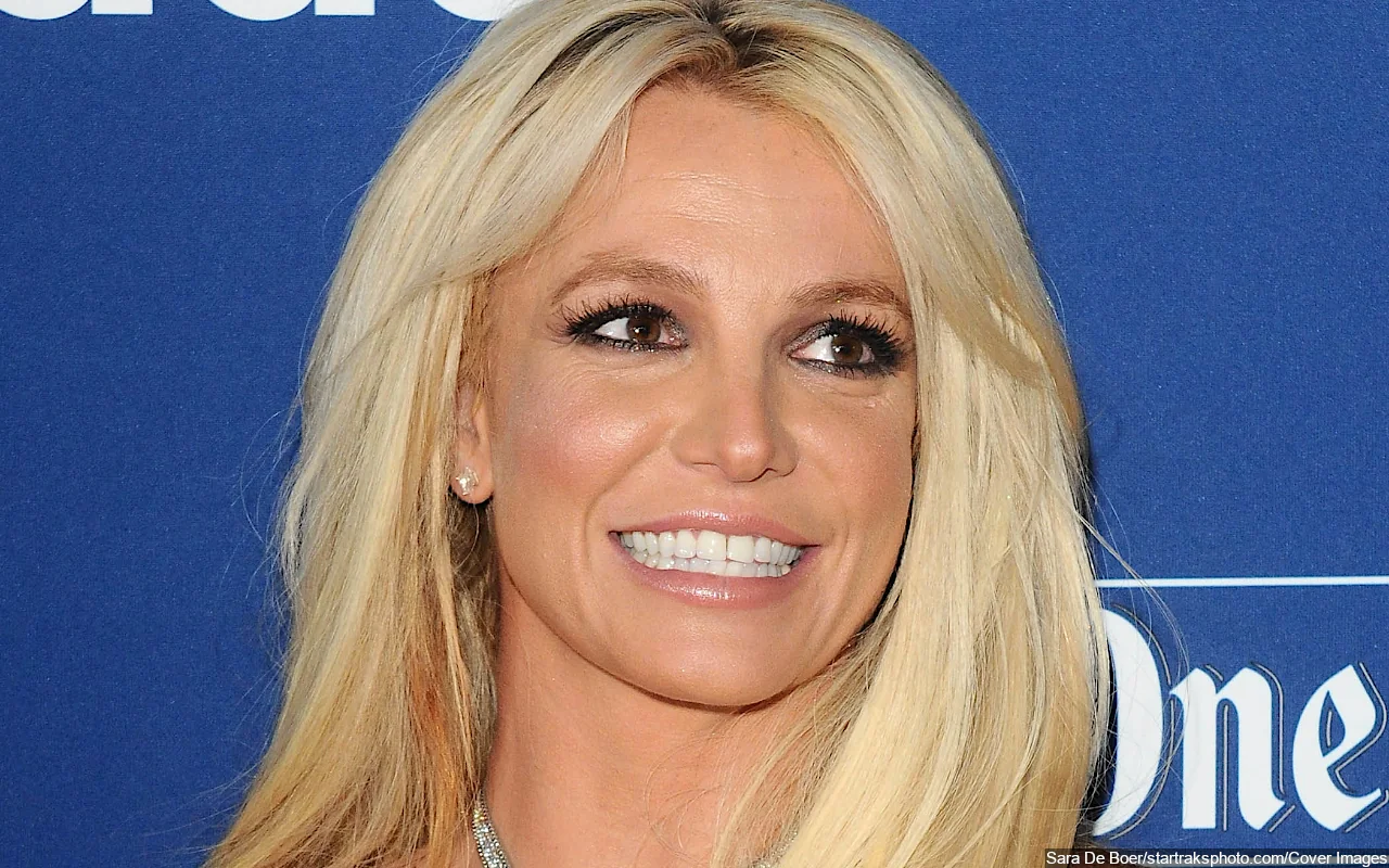 Britney Spears Tells Fans Not to 'Worry' in New Knife Dancing Video