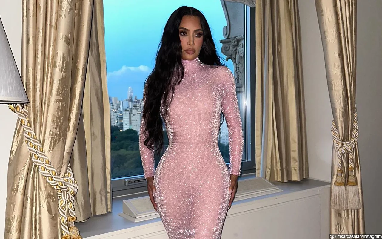 Kim Kardashian Flaunts Jaw-Dropping Figure in Skin-Tight Dress at CFDA ...